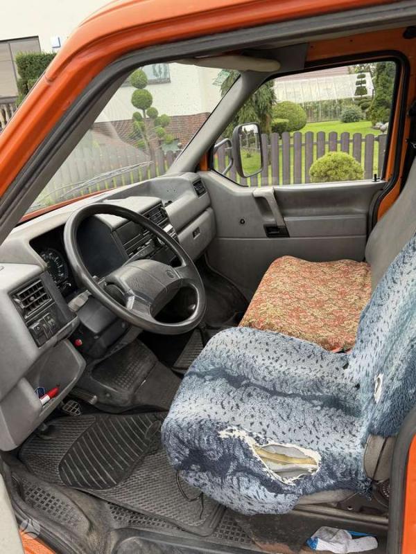 Oranžs Volkswagen Transporter 1992 Šauļi, ar dzinēja tilpumu 2.37 L un nobraukumu 250 tūkst. km par 1700 €, foto 11 vietnē AUTOMOTO.COM.LV