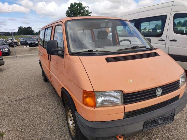 Oranžs Volkswagen Transporter 1993 Marijampole, ar dzinēja tilpumu 2.40 L un nobraukumu 333 tūkst. km par 1750 €, foto 7 vietnē AUTOMOTO.COM.LV