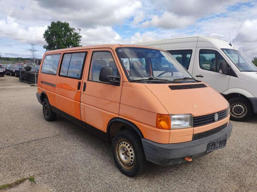 Oranžs Volkswagen Transporter 1993 Marijampole, ar dzinēja tilpumu 2.40 L un nobraukumu 333 tūkst. km par 1750 €, foto 5 vietnē AUTOMOTO.COM.LV