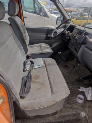 Oranžs Volkswagen Transporter 1993 Marijampole, ar dzinēja tilpumu 2.40 L un nobraukumu 333 tūkst. km par 1750 €, foto 28 vietnē AUTOMOTO.COM.LV