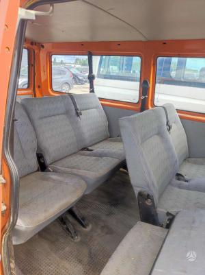 Oranžs Volkswagen Transporter 1993 Marijampole, ar dzinēja tilpumu 2.40 L un nobraukumu 333 tūkst. km par 1750 €, foto 32 vietnē AUTOMOTO.COM.LV
