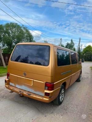 Orange Volkswagen Transporter 1996 in Mazeikiai, with an engine capacity of 2.50 L and mileage of 460 thousand km for 1400 €, photo 4 on AUTOMOTO.COM.LV