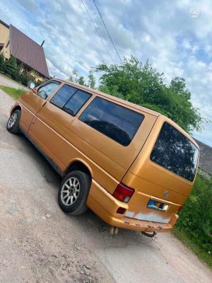 Orange Volkswagen Transporter 1996 in Mazeikiai, with an engine capacity of 2.50 L and mileage of 460 thousand km for 1400 €, photo 5 on AUTOMOTO.COM.LV