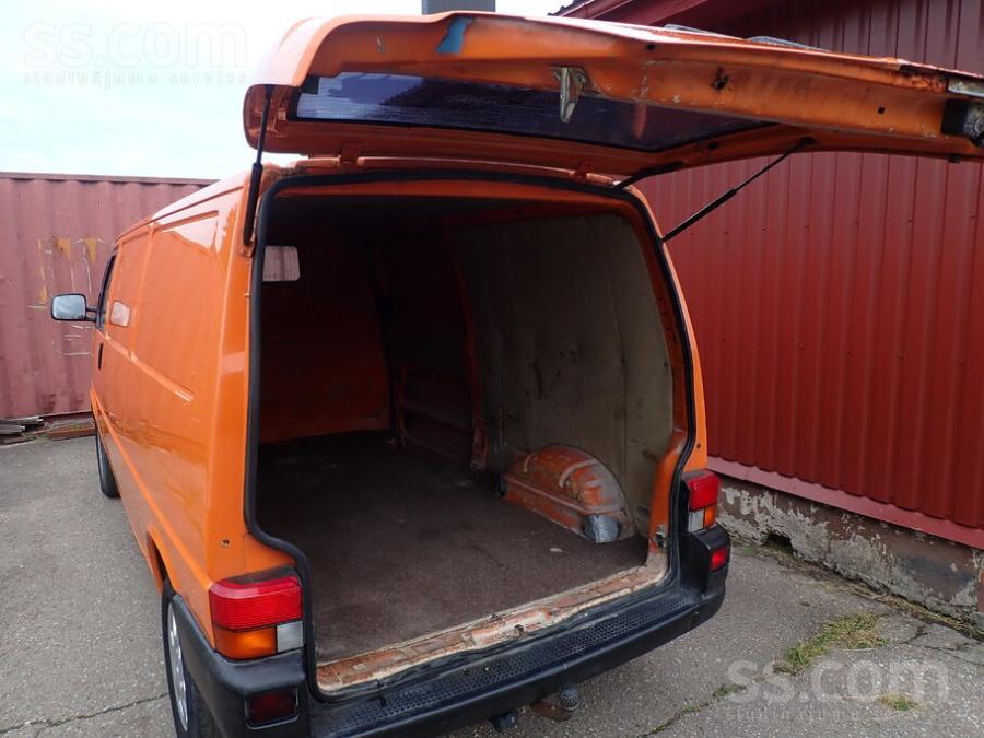 Oranžs Volkswagen Transporter 1998 Liepāja, ar dzinēja tilpumu 2.50 L un nobraukumu 433 tūkst. km par 4950 €, foto 6 vietnē AUTOMOTO.COM.LV