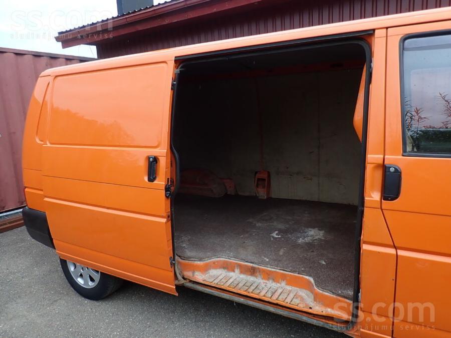 Oranžs Volkswagen Transporter 1998 Liepāja, ar dzinēja tilpumu 2.50 L un nobraukumu 433 tūkst. km par 4950 €, foto 7 vietnē AUTOMOTO.COM.LV