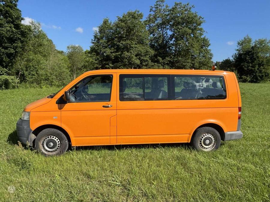 Orange Volkswagen Transporter 2005 in Ariogala, with an engine capacity of 1.90 L and mileage of 382 thousand km for 4300 €, photo 3 on AUTOMOTO.COM.LV