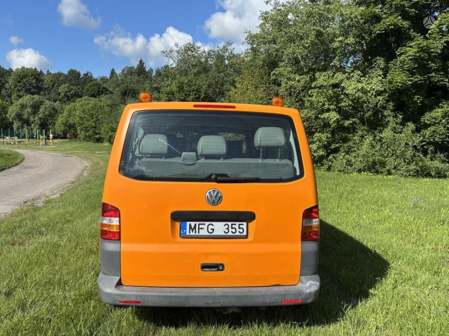 Orange Volkswagen Transporter 2005 in Ariogala, with an engine capacity of 1.90 L and mileage of 382 thousand km for 4300 €, photo 4 on AUTOMOTO.COM.LV