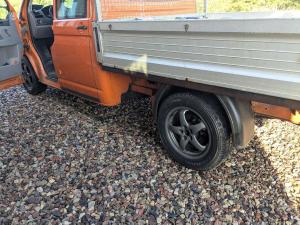 Orange Volkswagen Transporter 2005 in Trakai, with an engine capacity of 1.90 L and mileage of 300 thousand km for 3900 €, photo 4 on AUTOMOTO.COM.LV