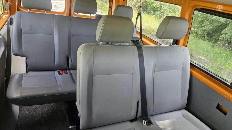 Orange Volkswagen Transporter 2011 in Kaisiadorys, with an engine capacity of 2.00 L and mileage of 280 thousand km for 9000 €, photo 4 on AUTOMOTO.COM.LV