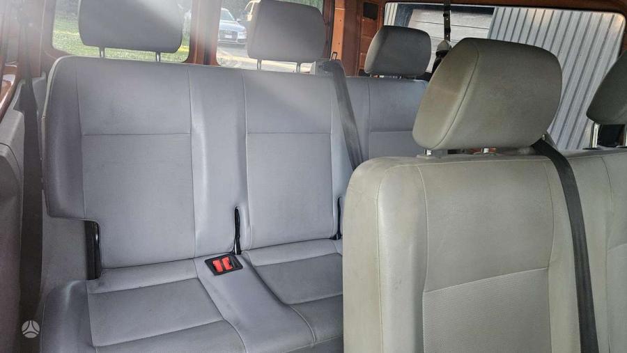 Orange Volkswagen Transporter 2011 in Kaisiadorys, with an engine capacity of 2.00 L and mileage of 280 thousand km for 9000 €, photo 15 on AUTOMOTO.COM.LV