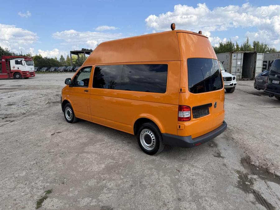 Orange Volkswagen Transporter 2011 in Kelme, with an engine capacity of 2.00 L and mileage of 310 thousand km for 10800 €, photo 4 on AUTOMOTO.COM.LV