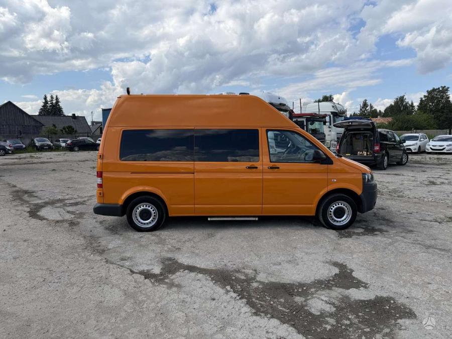 Orange Volkswagen Transporter 2011 in Kelme, with an engine capacity of 2.00 L and mileage of 310 thousand km for 10800 €, photo 7 on AUTOMOTO.COM.LV