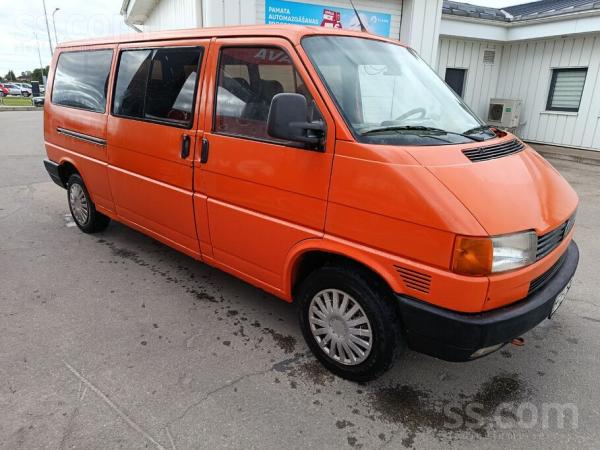 Orange Volkswagen Transporter 1996 in Jekabpils, with an engine capacity of 2.40 L and mileage of 547 thousand km for 2250 €, photo 8 on AUTOMOTO.COM.LV