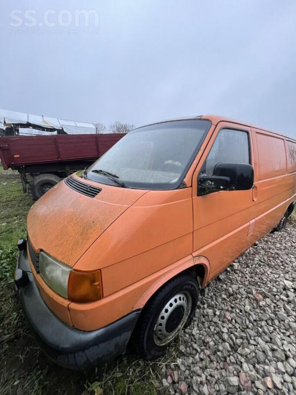 Oranžs Volkswagen Transporter 1997 Bauska, ar dzinēja tilpumu 1.90 L un nobraukumu 200 tūkst. km par 700 €, foto 1 vietnē AUTOMOTO.COM.LV