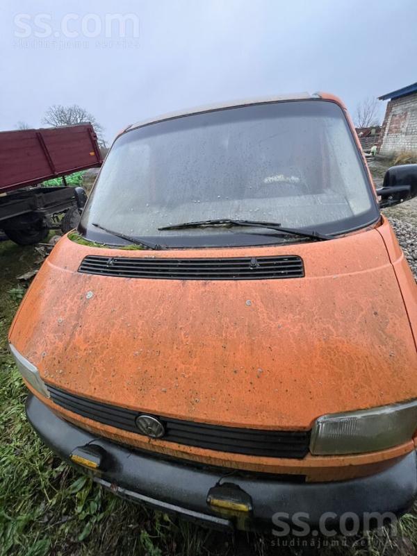 Oranžs Volkswagen Transporter 1997 Bauska, ar dzinēja tilpumu 1.90 L un nobraukumu 200 tūkst. km par 700 €, foto 2 vietnē AUTOMOTO.COM.LV