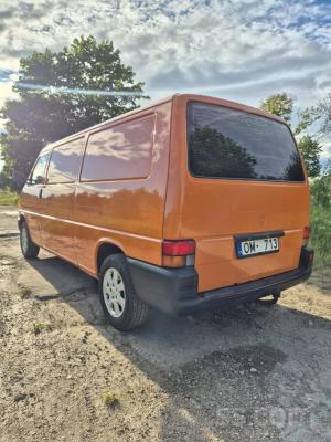 Oranžs Volkswagen Transporter 1998 Liepāja, ar dzinēja tilpumu 2.50 L un nobraukumu 432 tūkst. km par 5687 €, foto 5 vietnē AUTOMOTO.COM.LV