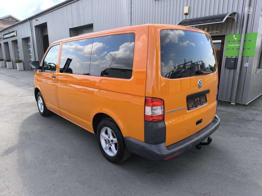 Orange Volkswagen Transporter 2012 in Joniskis, with an engine capacity of 2.00 L and mileage of 310 thousand km for 7950 €, photo 4 on AUTOMOTO.COM.LV