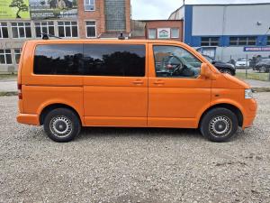 Orange Volkswagen Transporter 2010 in Radviliskis, with an engine capacity of 2.50 L and mileage of 290 thousand km for 3800 €, photo 4 on AUTOMOTO.COM.LV