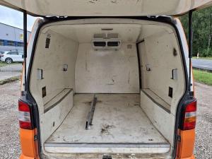 Orange Volkswagen Transporter 2010 in Radviliskis, with an engine capacity of 2.50 L and mileage of 290 thousand km for 3800 €, photo 6 on AUTOMOTO.COM.LV