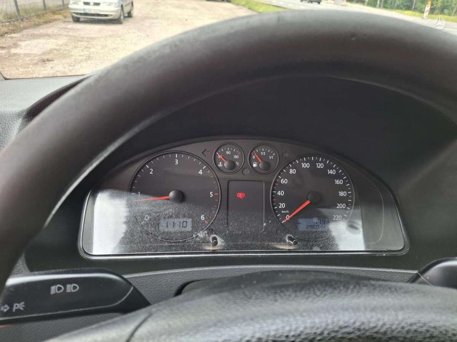Orange Volkswagen Transporter 2010 in Radviliskis, with an engine capacity of 2.50 L and mileage of 290 thousand km for 3800 €, photo 11 on AUTOMOTO.COM.LV