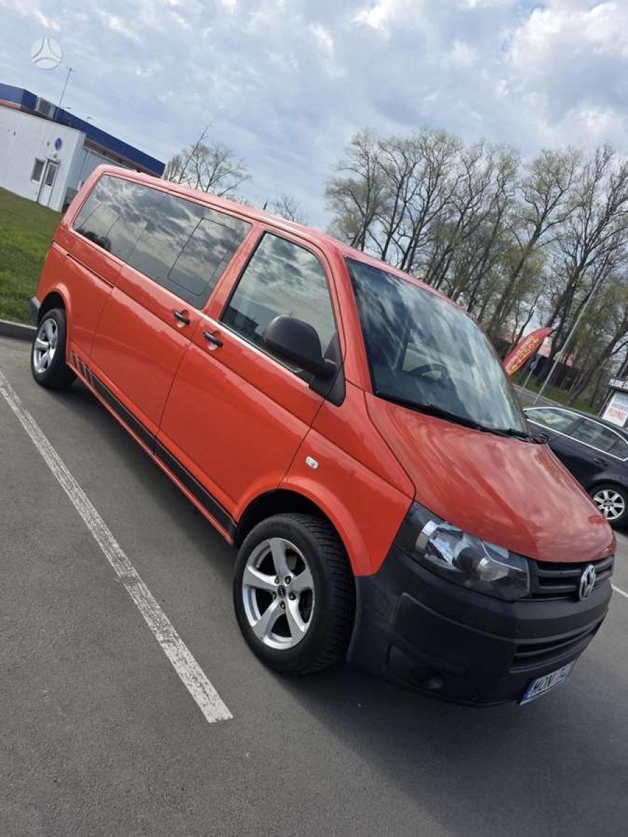 Orange Volkswagen Transporter 2013 in Kaunas, with an engine capacity of 2.00 L and mileage of 340 thousand km for 12705 €, photo 1 on AUTOMOTO.COM.LV