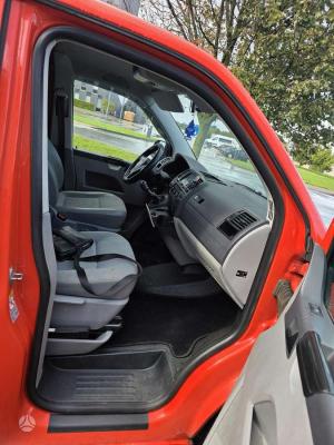 Orange Volkswagen Transporter 2013 in Kaunas, with an engine capacity of 2.00 L and mileage of 340 thousand km for 12705 €, photo 10 on AUTOMOTO.COM.LV