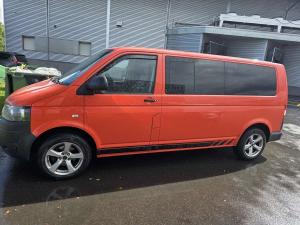 Orange Volkswagen Transporter 2013 in Kaunas, with an engine capacity of 2.00 L and mileage of 340 thousand km for 12705 €, photo 11 on AUTOMOTO.COM.LV