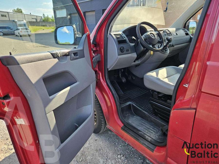 Volkswagen Transporter 2008 in Kaunas, with an engine capacity of 1.90 L and mileage of 437 thousand km for 1050 €, photo 6 on AUTOMOTO.COM.LV