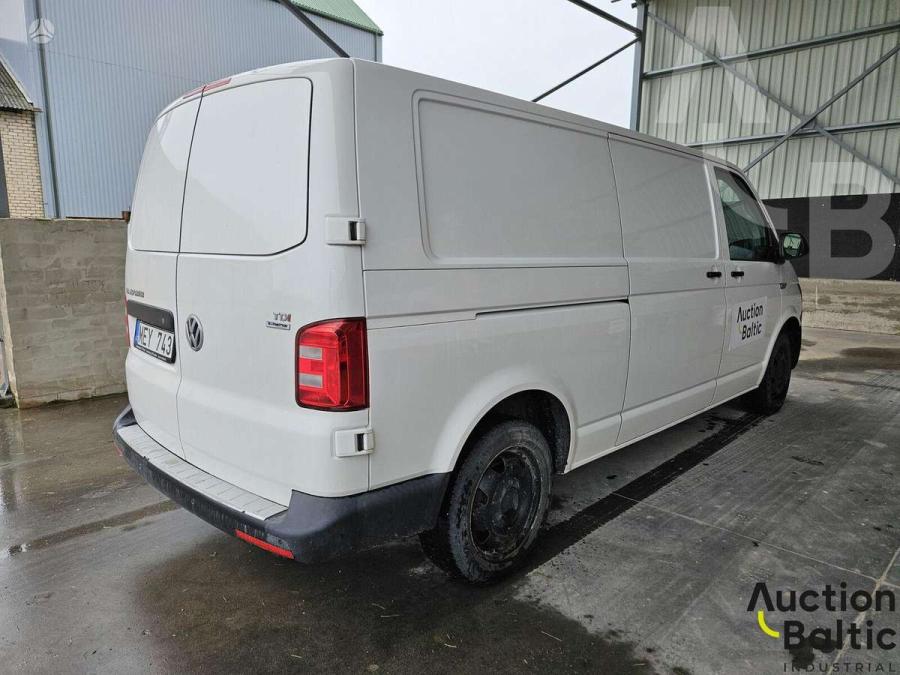 Volkswagen Transporter 2017 in Kaunas, with an engine capacity of 1.97 L and mileage of 139 thousand km for 5400 €, photo 4 on AUTOMOTO.COM.LV