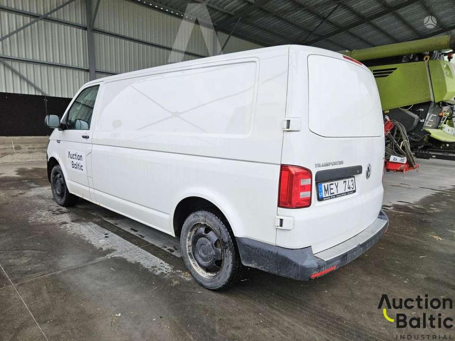 Volkswagen Transporter 2017 in Kaunas, with an engine capacity of 1.97 L and mileage of 139 thousand km for 5400 €, photo 5 on AUTOMOTO.COM.LV