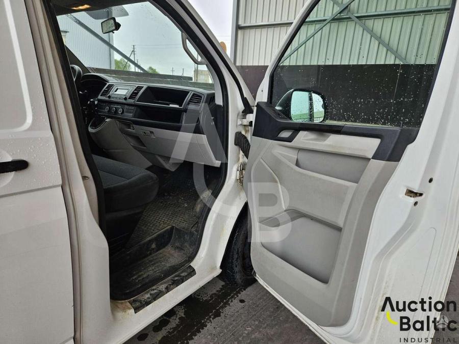 Volkswagen Transporter 2017 in Kaunas, with an engine capacity of 1.97 L and mileage of 139 thousand km for 5400 €, photo 7 on AUTOMOTO.COM.LV