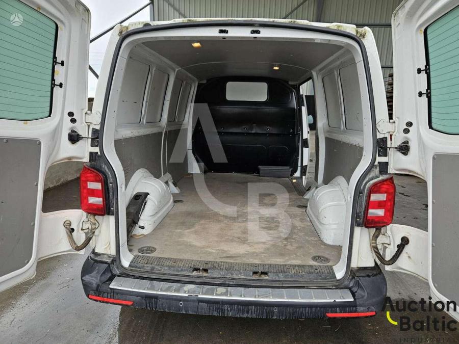 Volkswagen Transporter 2017 in Kaunas, with an engine capacity of 1.97 L and mileage of 139 thousand km for 5400 €, photo 12 on AUTOMOTO.COM.LV