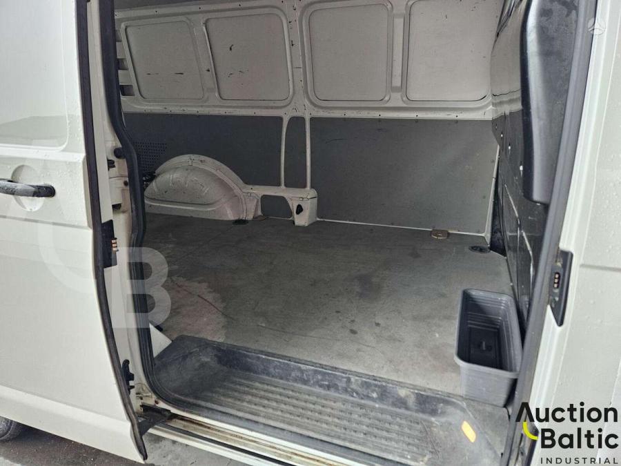 Volkswagen Transporter 2017 in Kaunas, with an engine capacity of 1.97 L and mileage of 139 thousand km for 5400 €, photo 13 on AUTOMOTO.COM.LV