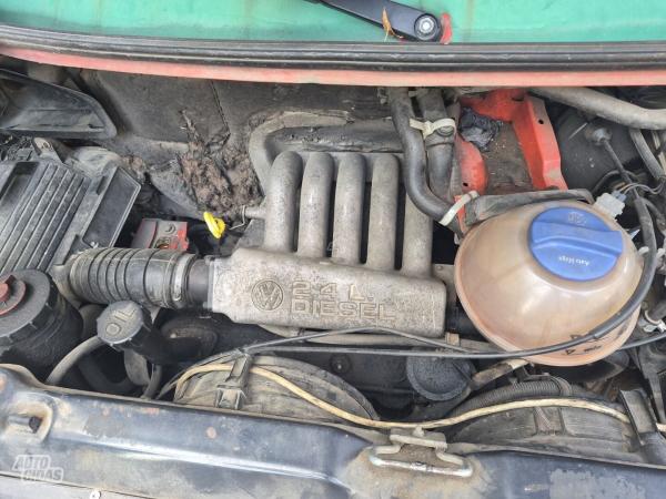 Volkswagen Transporter 1992 in Birzai, with an engine capacity of 2.40 L and mileage of 400 thousand km for 900 €, photo 5 on AUTOMOTO.COM.LV
