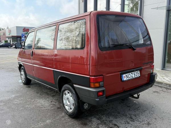 Фольксваген Transporter 1993 в Вильнюс на AUTOMOTO.COM.LV Красный Фольксваген Transporter 1993 в Вильнюс, объемом двигателя 2.37 л и пробегом 320 тыс. км за 1900 €, фото 5 на AUTOMOTO.COM.LV