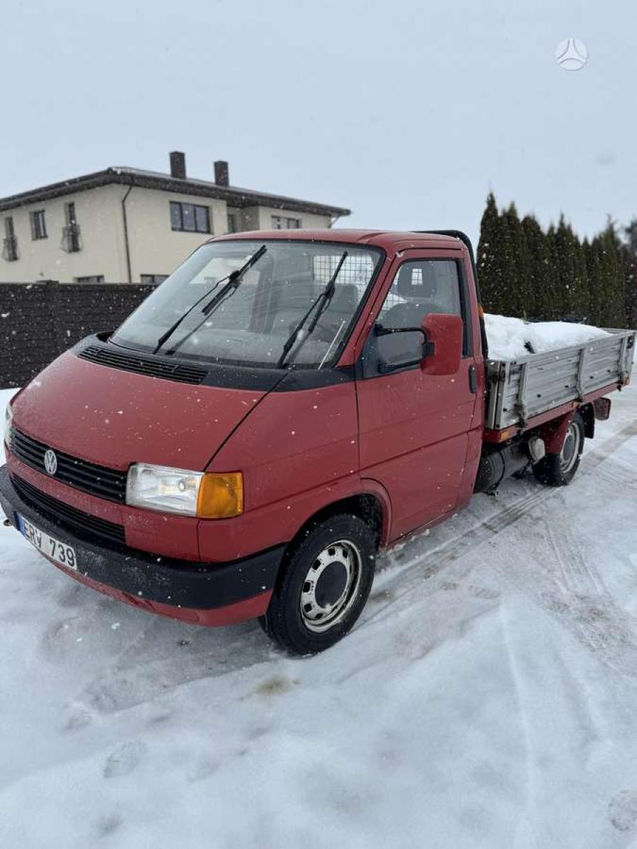 Sarkans Volkswagen Transporter 1994 Viļņa, ar dzinēja tilpumu 2.00 L un nobraukumu 240 tūkst. km par 2500 €, foto 2 vietnē AUTOMOTO.COM.LV