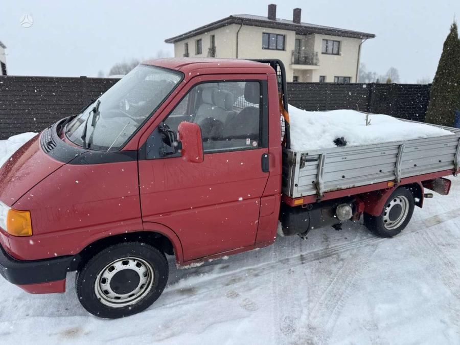 Sarkans Volkswagen Transporter 1994 Viļņa, ar dzinēja tilpumu 2.00 L un nobraukumu 240 tūkst. km par 2500 €, foto 3 vietnē AUTOMOTO.COM.LV