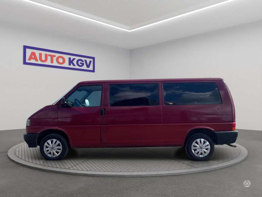 Red Volkswagen Transporter 1996 in Vilnius, with an engine capacity of 2.40 L and mileage of 391 thousand km for 2999 €, photo 3 on AUTOMOTO.COM.LV