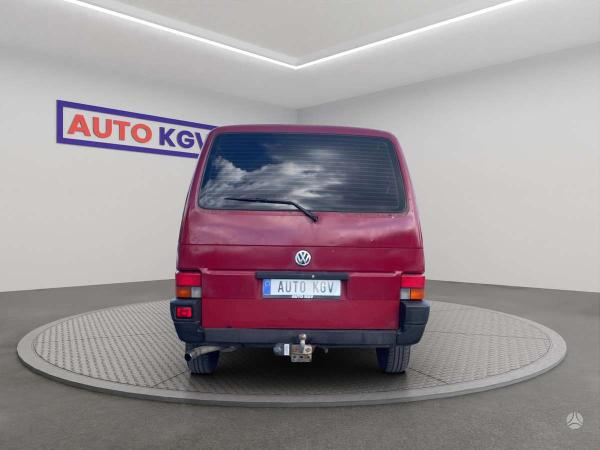 Sarkans Volkswagen Transporter 1996 Viļņa, ar dzinēja tilpumu 2.40 L un nobraukumu 391 tūkst. km par 2999 €, foto 5 vietnē AUTOMOTO.COM.LV