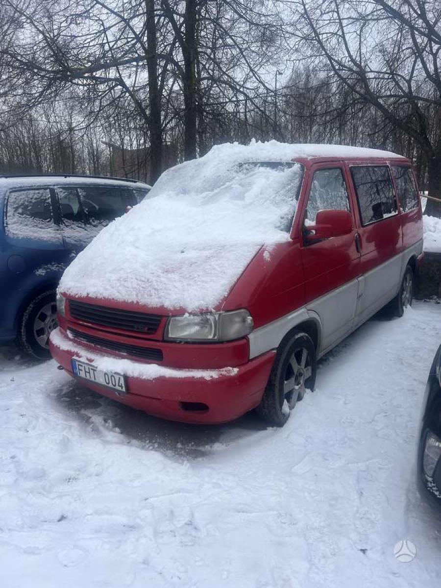 Red Volkswagen Transporter 1997 in Kaunas, with an engine capacity of 2.50 L and mileage of 560 thousand km for 1000 €, photo 3 on AUTOMOTO.COM.LV