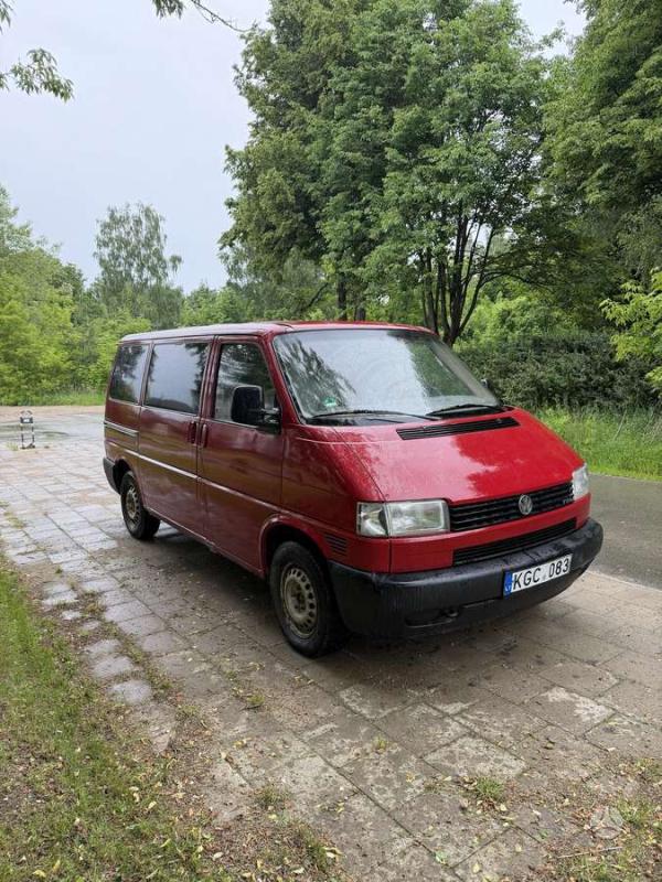 Sarkans Volkswagen Transporter 1997 Viļņa, ar dzinēja tilpumu 2.50 L un nobraukumu 460 tūkst. km par 2600 €, foto 3 vietnē AUTOMOTO.COM.LV