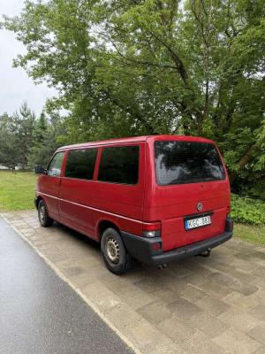 Red Volkswagen Transporter 1997 in Vilnius, with an engine capacity of 2.50 L and mileage of 460 thousand km for 2600 €, photo 5 on AUTOMOTO.COM.LV