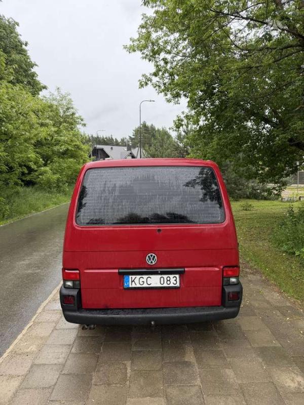 Sarkans Volkswagen Transporter 1997 Viļņa, ar dzinēja tilpumu 2.50 L un nobraukumu 460 tūkst. km par 2600 €, foto 5 vietnē AUTOMOTO.COM.LV