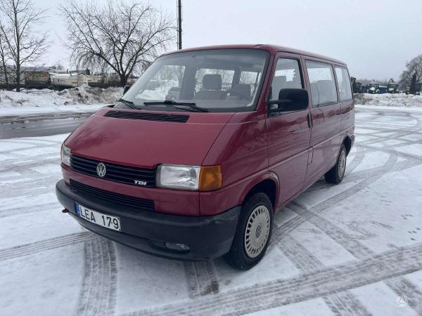 Red Volkswagen Transporter 1998 in Vilnius, with an engine capacity of 2.50 L and mileage of 361 thousand km for 3650 €, photo 1 on AUTOMOTO.COM.LV