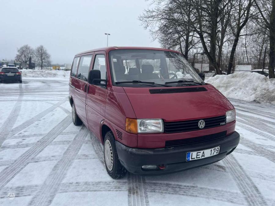 Sarkans Volkswagen Transporter 1998 Viļņa, ar dzinēja tilpumu 2.50 L un nobraukumu 361 tūkst. km par 3650 €, foto 2 vietnē AUTOMOTO.COM.LV