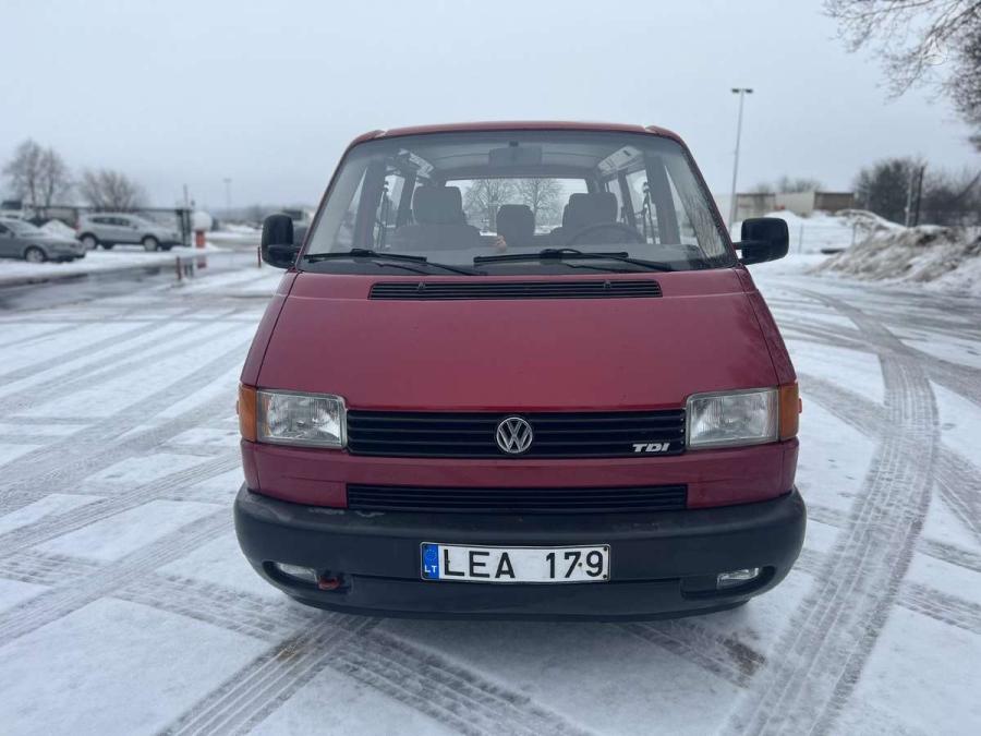 Sarkans Volkswagen Transporter 1998 Viļņa, ar dzinēja tilpumu 2.50 L un nobraukumu 361 tūkst. km par 3650 €, foto 3 vietnē AUTOMOTO.COM.LV