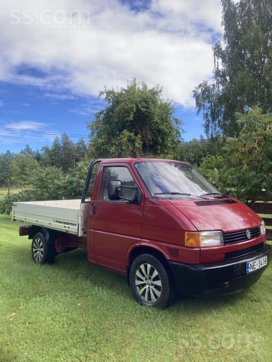 Red Volkswagen Transporter 1998 in Kuldiga, with an engine capacity of 1.90 L and mileage of 360 thousand km for 3000 €, photo 1 on AUTOMOTO.COM.LV