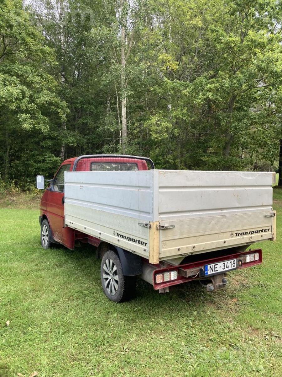 Red Volkswagen Transporter 1998 in Kuldiga, with an engine capacity of 1.90 L and mileage of 360 thousand km for 3000 €, photo 3 on AUTOMOTO.COM.LV