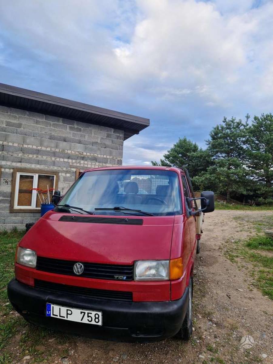 Sarkans Volkswagen Transporter 1999 Viļņa, ar dzinēja tilpumu 2.50 L un nobraukumu 447 tūkst. km par 2900 €, foto 1 vietnē AUTOMOTO.COM.LV