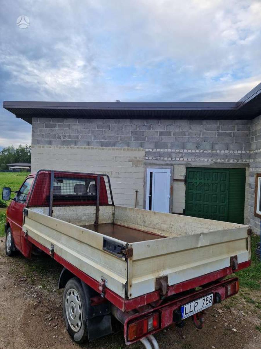Sarkans Volkswagen Transporter 1999 Viļņa, ar dzinēja tilpumu 2.50 L un nobraukumu 447 tūkst. km par 2900 €, foto 5 vietnē AUTOMOTO.COM.LV